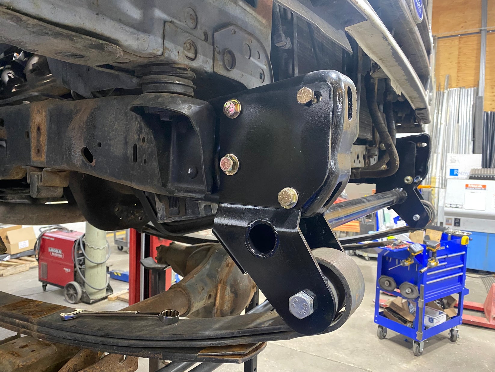 85-91 Ford F-250 / F-350 2" Front Shackle Reversal SUPER DUTY AXLE CON ...