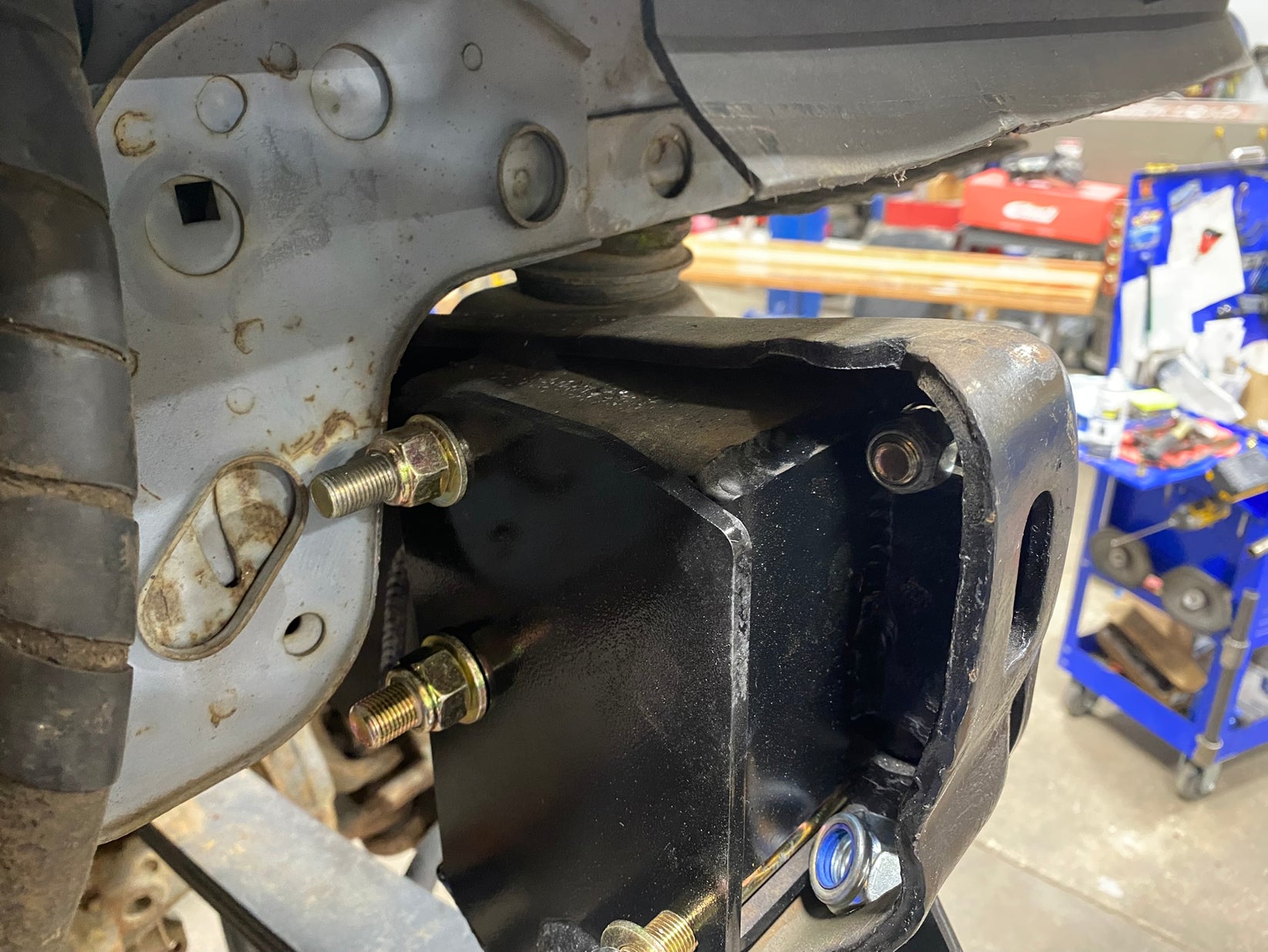 85-91 Ford F-250 / F-350 2" Front Shackle Reversal SUPER DUTY AXLE CON ...
